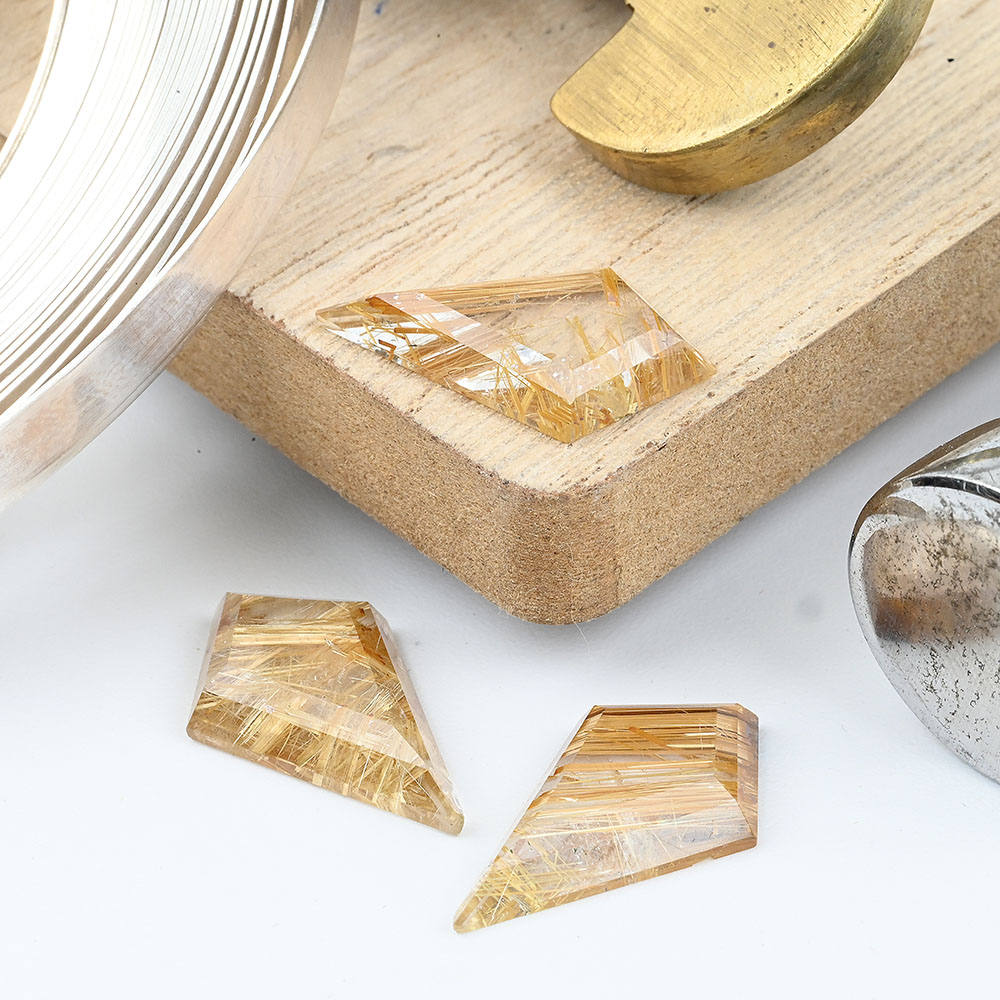 Rutilated Quartz Kite Cut 20mm x 12mm - Jeweler's Bazaar