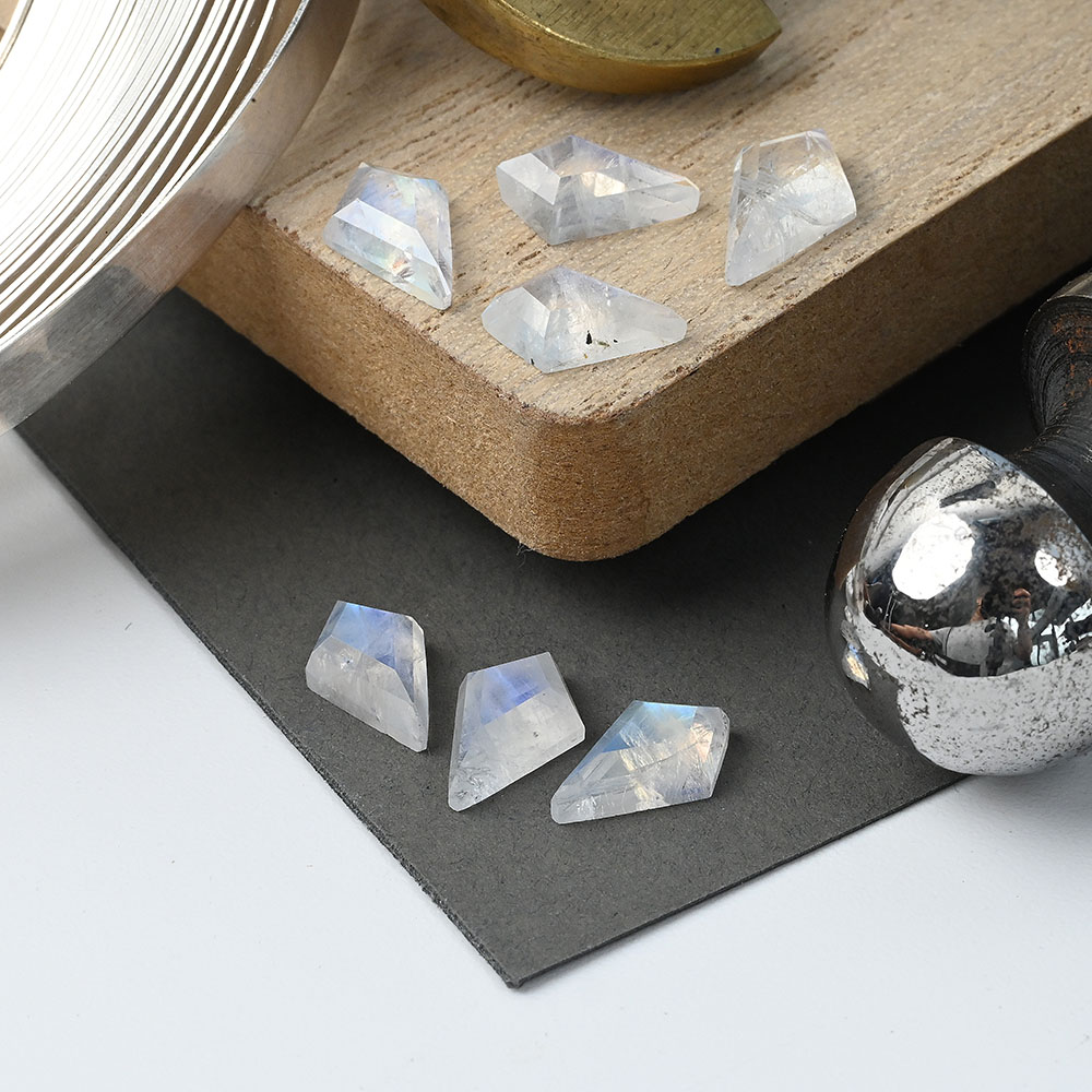 Moonstone Kite Cut 6mm x 9mm - Jeweler's Bazaar