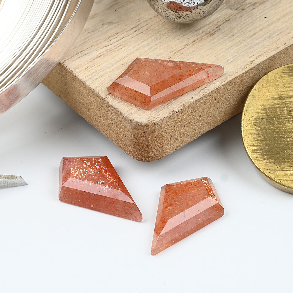 Sunstone Kite Cut 12mm x 20mm - Jeweler's Bazaar